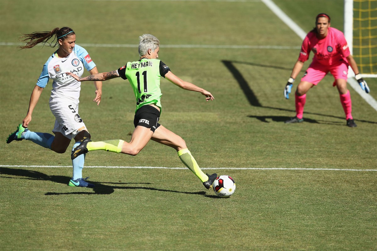 Michelle Heyman re-signs in Canberra for Season 10 - Canberra United