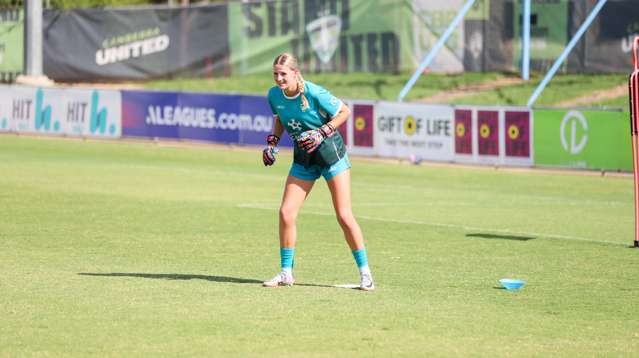 YOUNG GOALKEEPER RITCHIE SIGNS NEW DEAL - Canberra United