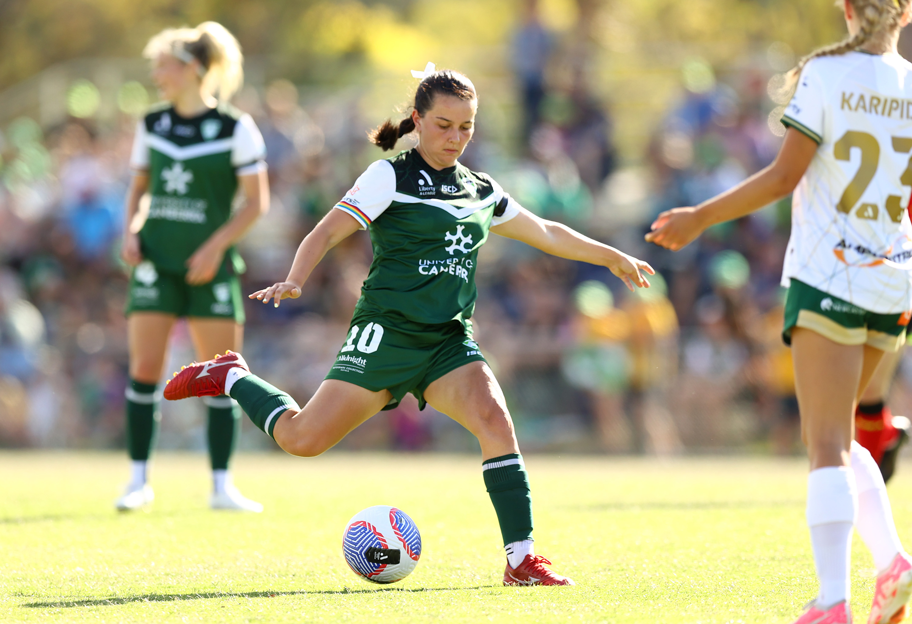STANIC-FLOODY COMMITS TO UNITED - Canberra United